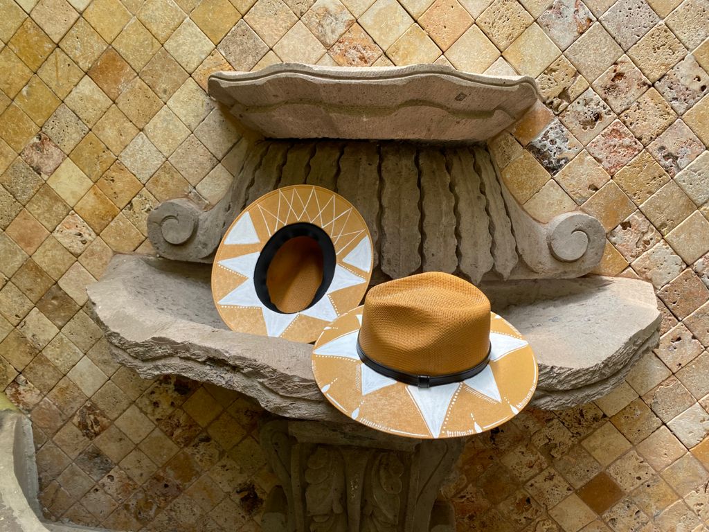 Queretaro – ÚNICA hats